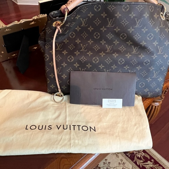 Louis Vuitton | Bags | Louis Vutton Arsty Mm | Poshmark